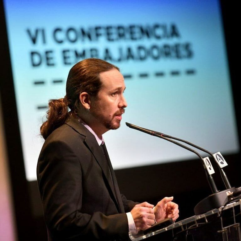 Pablo Iglesias se corta la coleta, corto y cambio | BellezaPura
